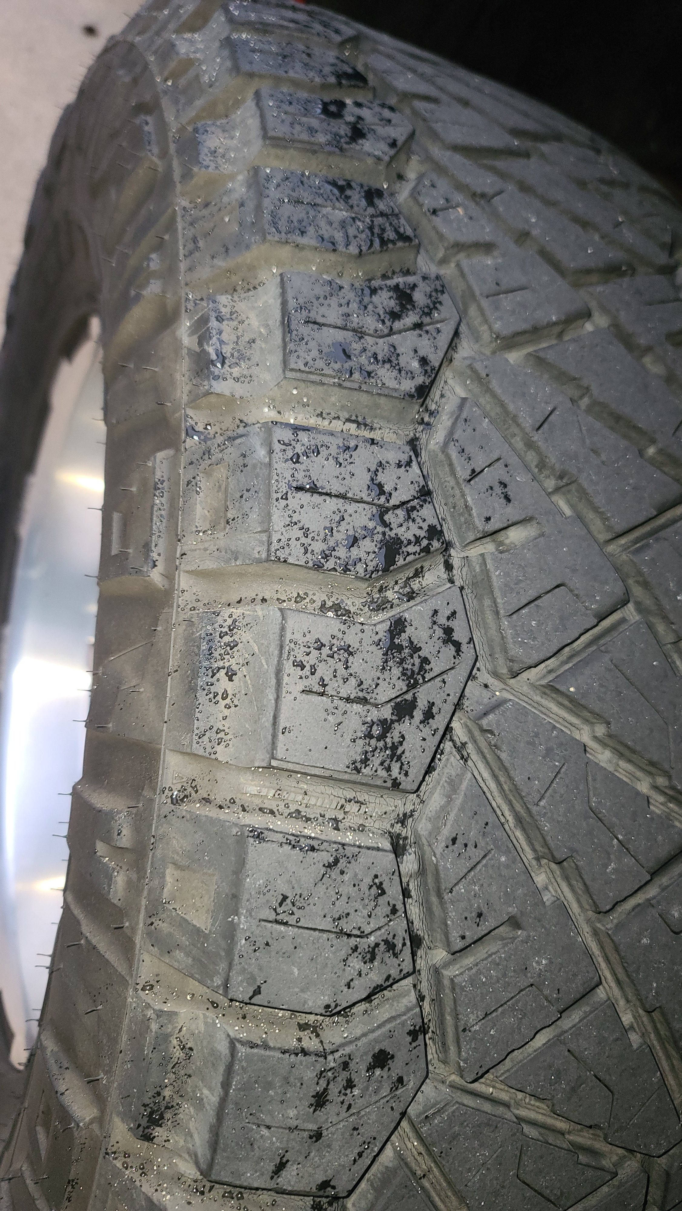 Uneven tire tread | Hummer4x4Offroad